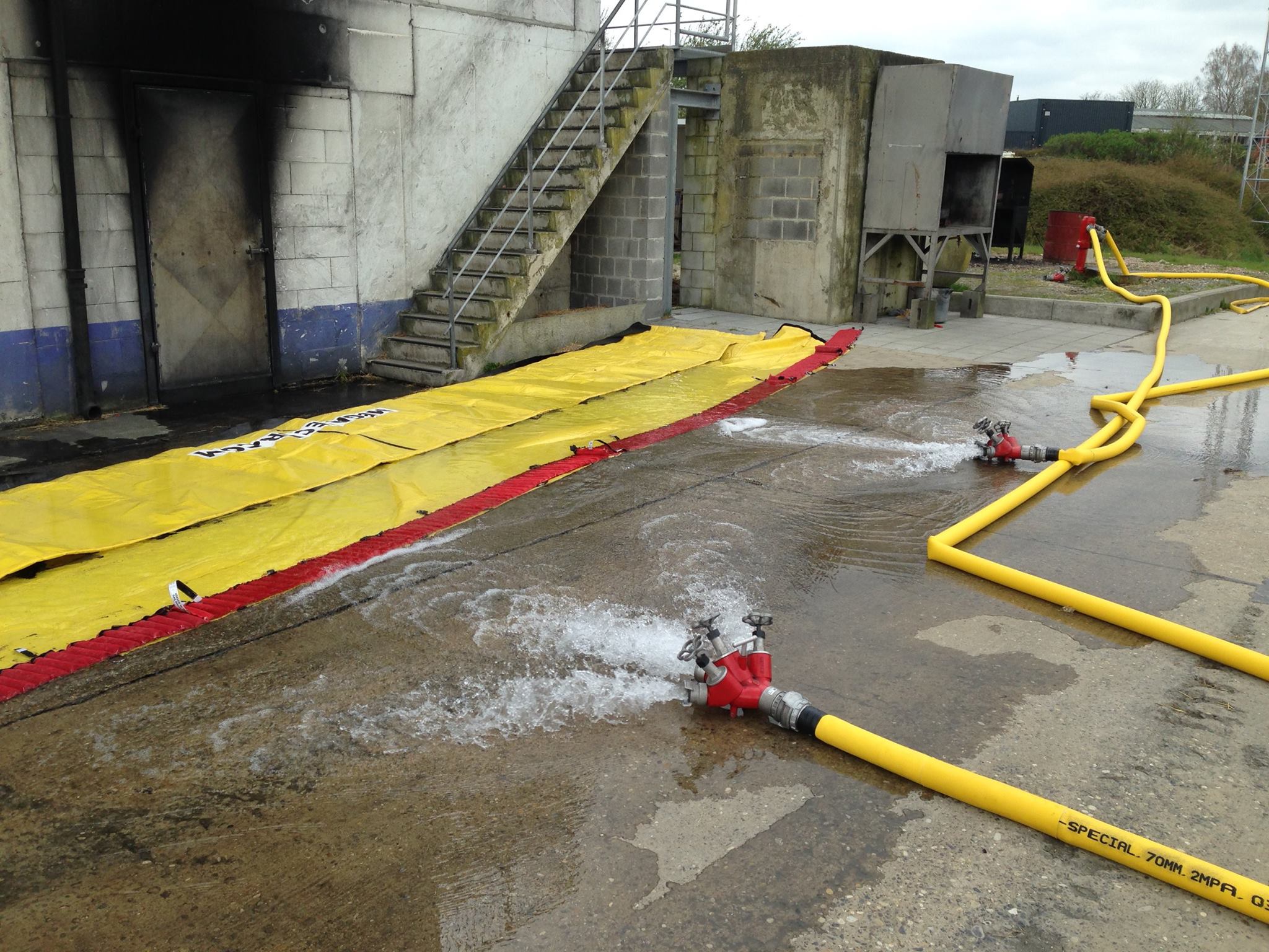 Water-Gate flood defences: an emergency solution
